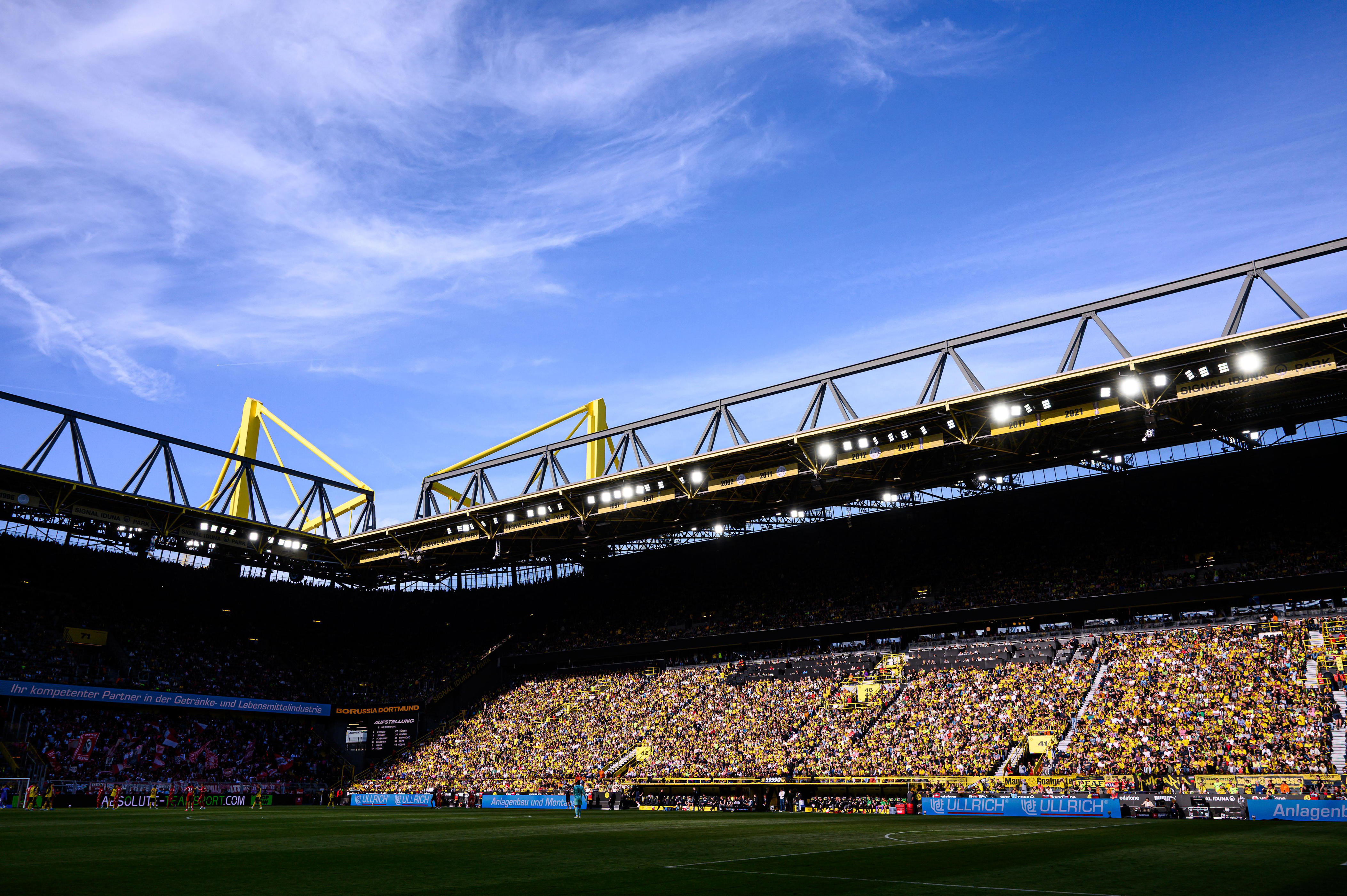 Comment thread: Dortmund host Eintracht Frankfurt on Friday night