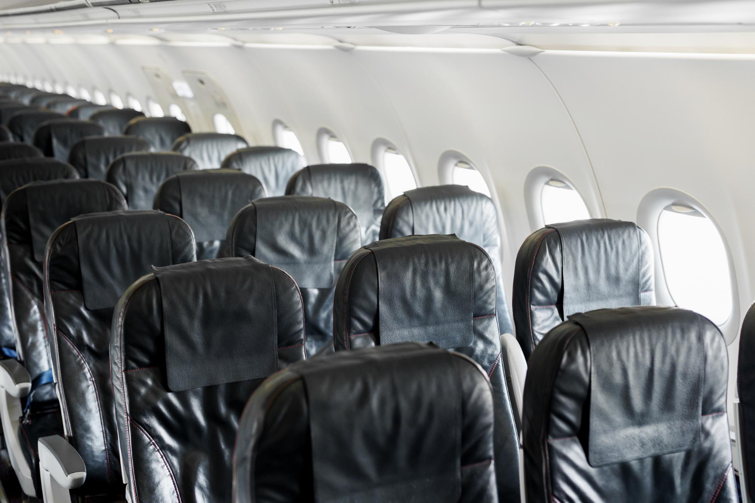 The plane seat that flight crews actually choose for themselves — and ...