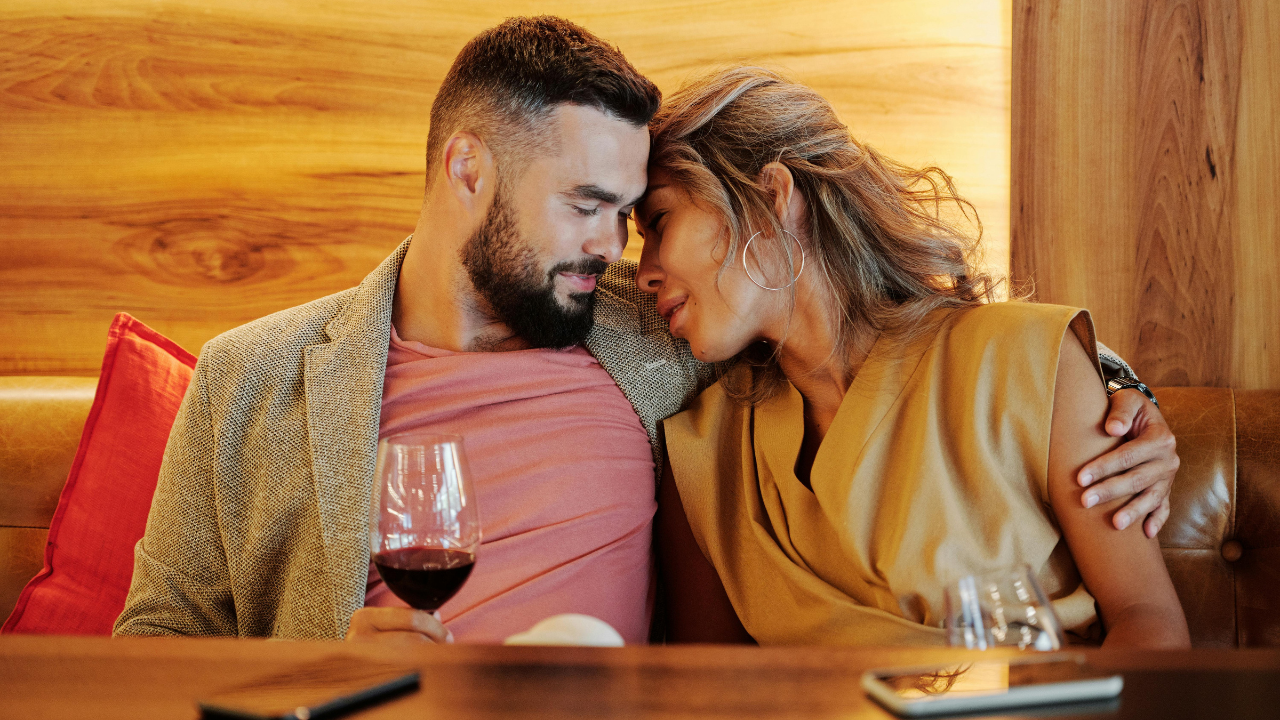11 signs a relationship is growing stronger over time
