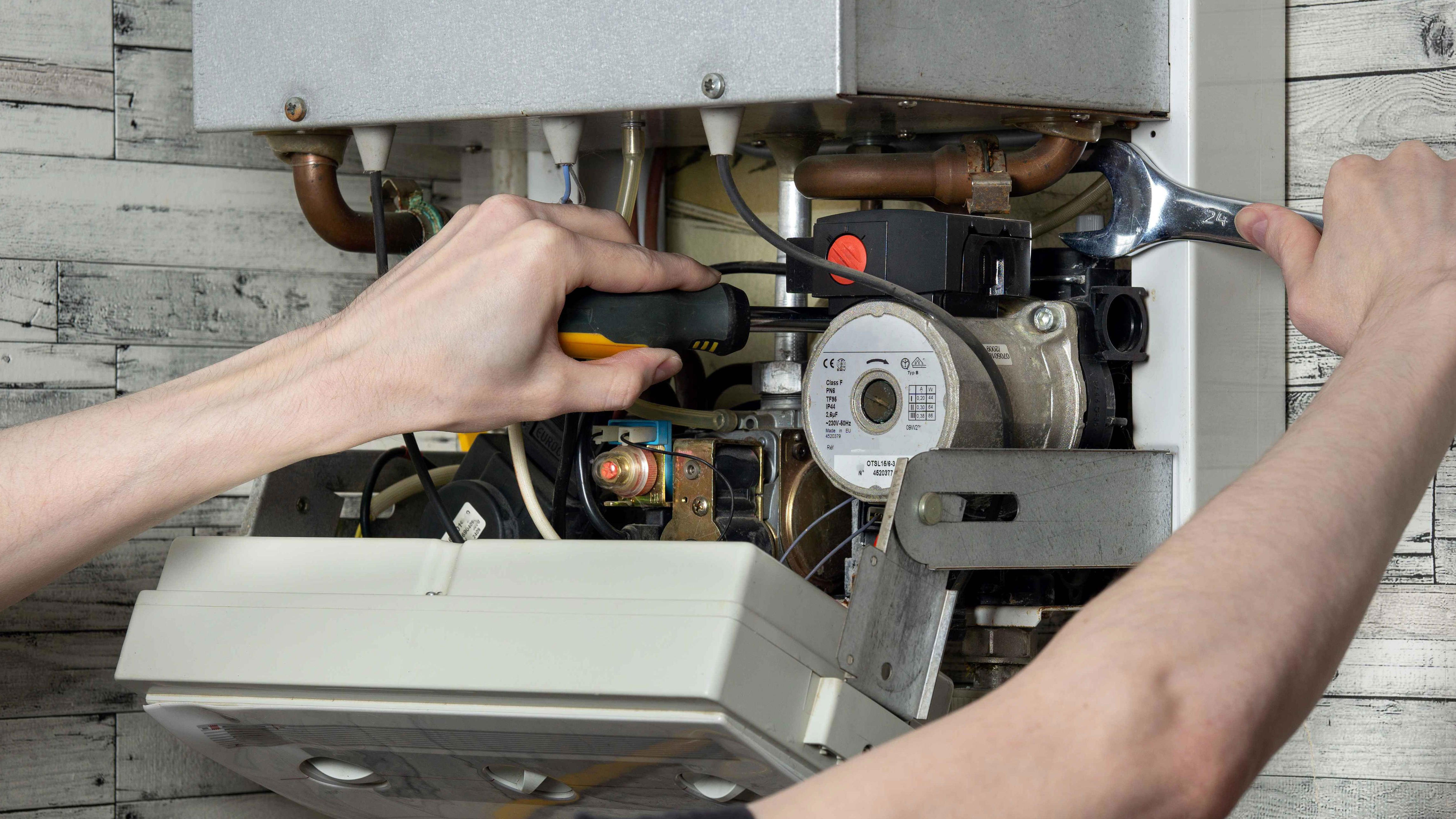 Unregistered gas boiler engineer sentenced