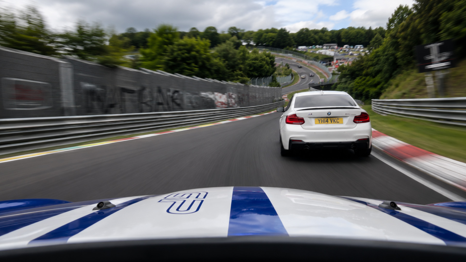 Can a small Mini GP3 keep up with BMW F22 in this race?