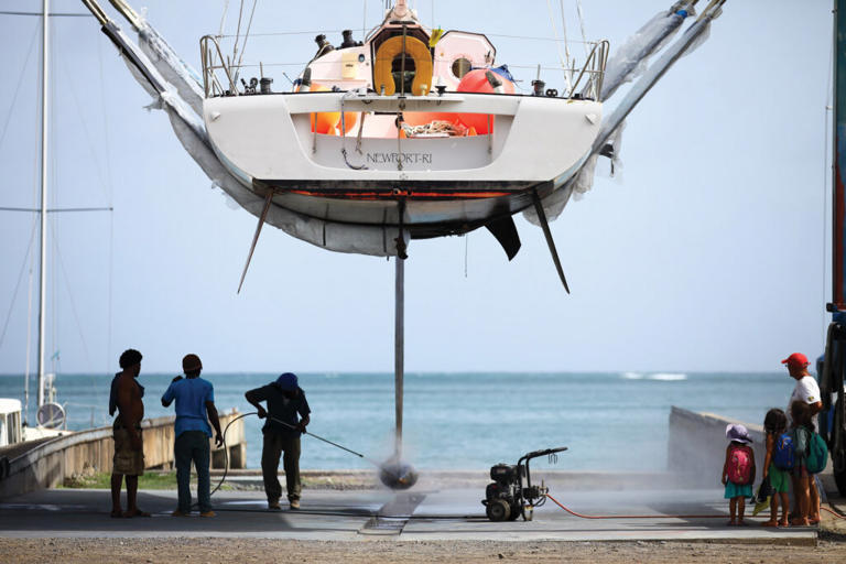Raising six sailors aboard a 50-foot trimaran