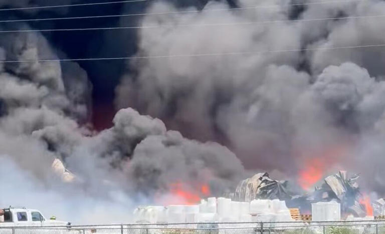 Massive factory fire underway in Henry, TN, crews continuing to battle ...
