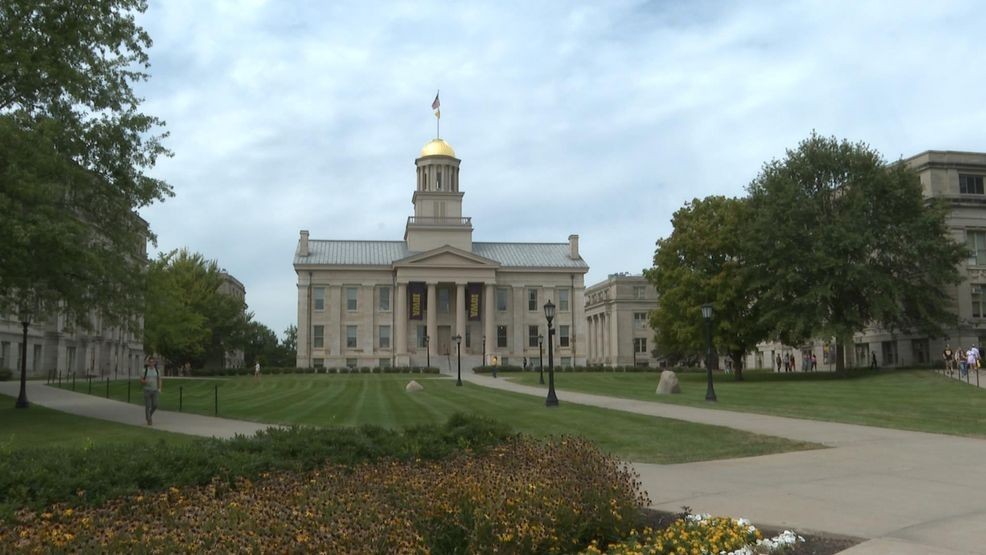 UI students react after Canvas cyberattack days before finals