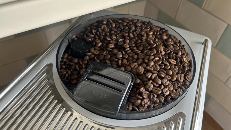 Philips Café Aromis Series 8000 review: Impressively easy for such an ...