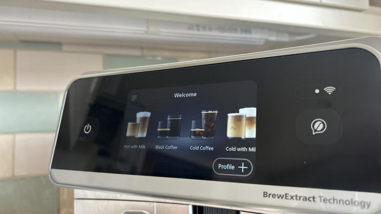 Philips Café Aromis Series 8000 review: Impressively easy for such an ...