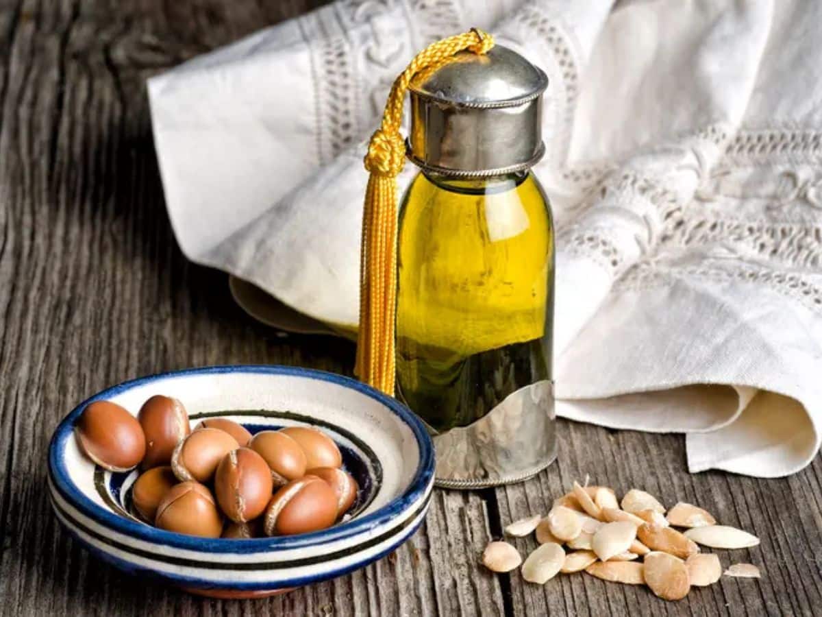 5 best natural oils for dry skin and hair for deep nourishment