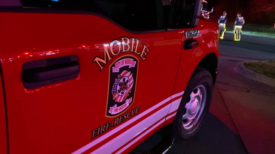 Mobile school evacuated due to chemical odor