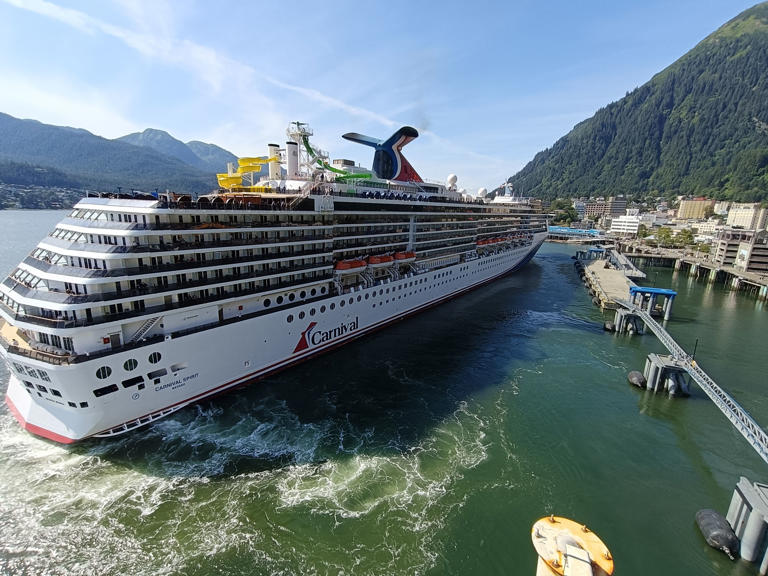 Carnival Cruise Line's thousands of passengers face temporary ban on ...