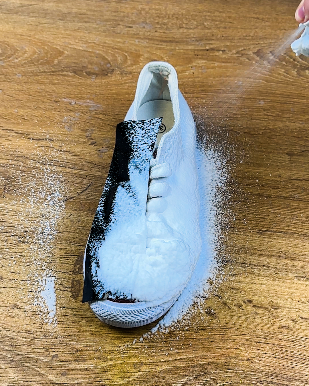 How to get clean sneakers in seconds👟