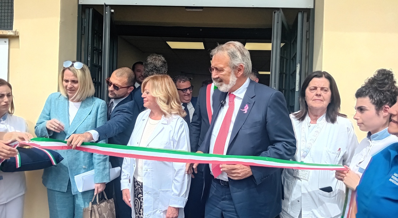 Il governatore del Lazio Rocca inaugura la Casa della comunità di ...
