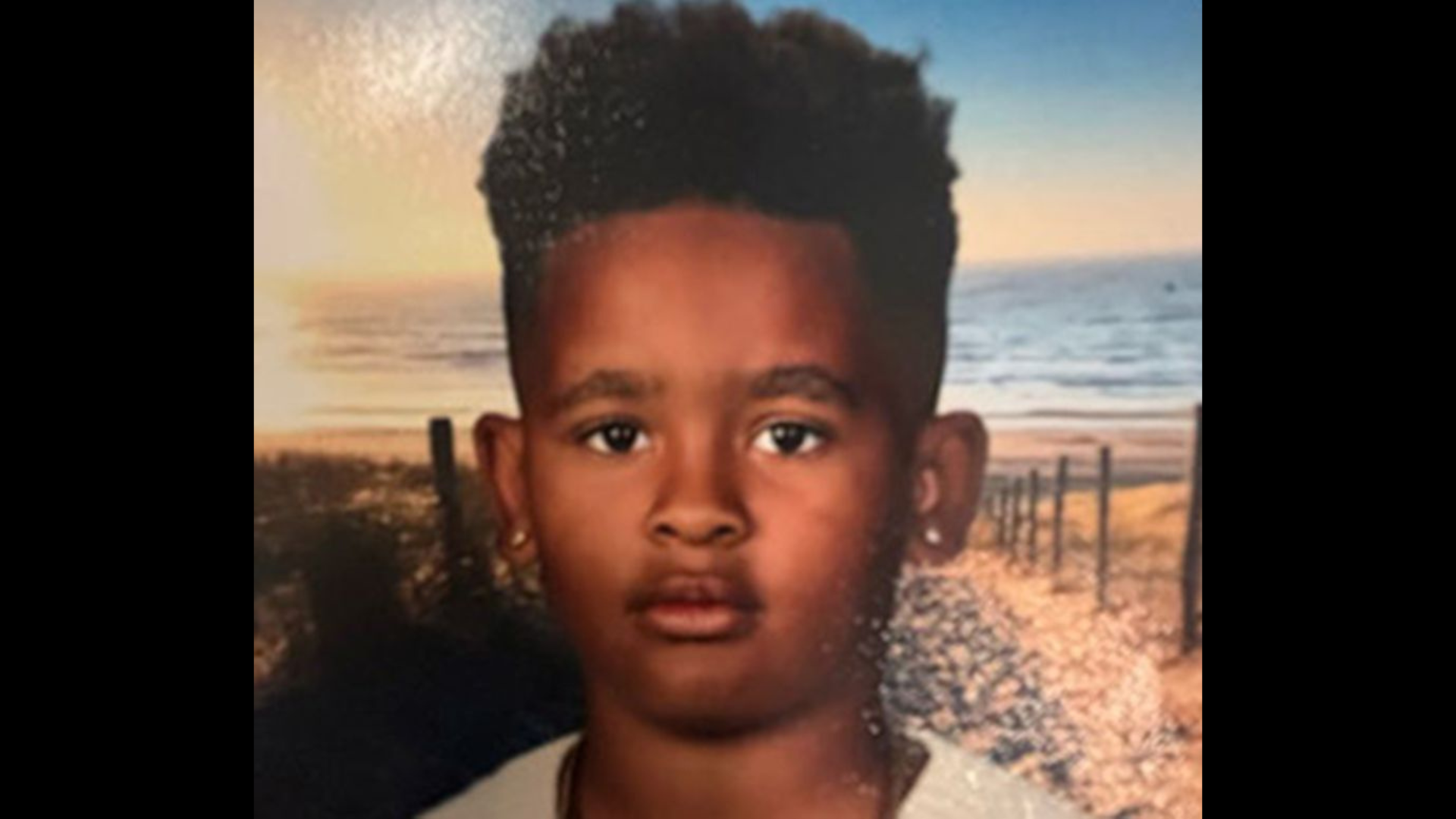 Missing 7-year-old boy ‘at risk’ after last being seen in a Santa ...
