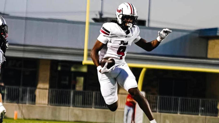 No. 3 WR recruit in Texas announces top 3 college football finalists