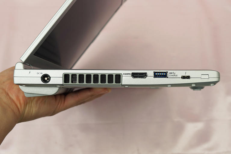 Core i7-1185G7や32GBメモリ搭載の12.1型「Let's note」が89,800円、中古PCセール