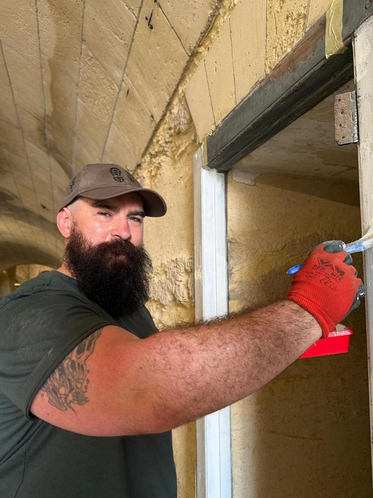 Ex-homeless veterans complete heritage project restoring military ...