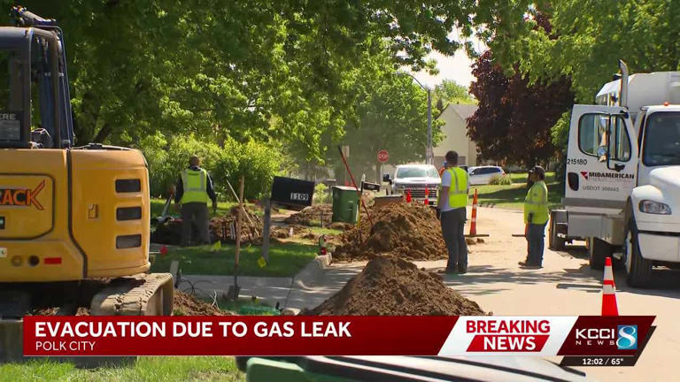 Gas line struck in Polk City, forcing temporary evacuation in neighborhood