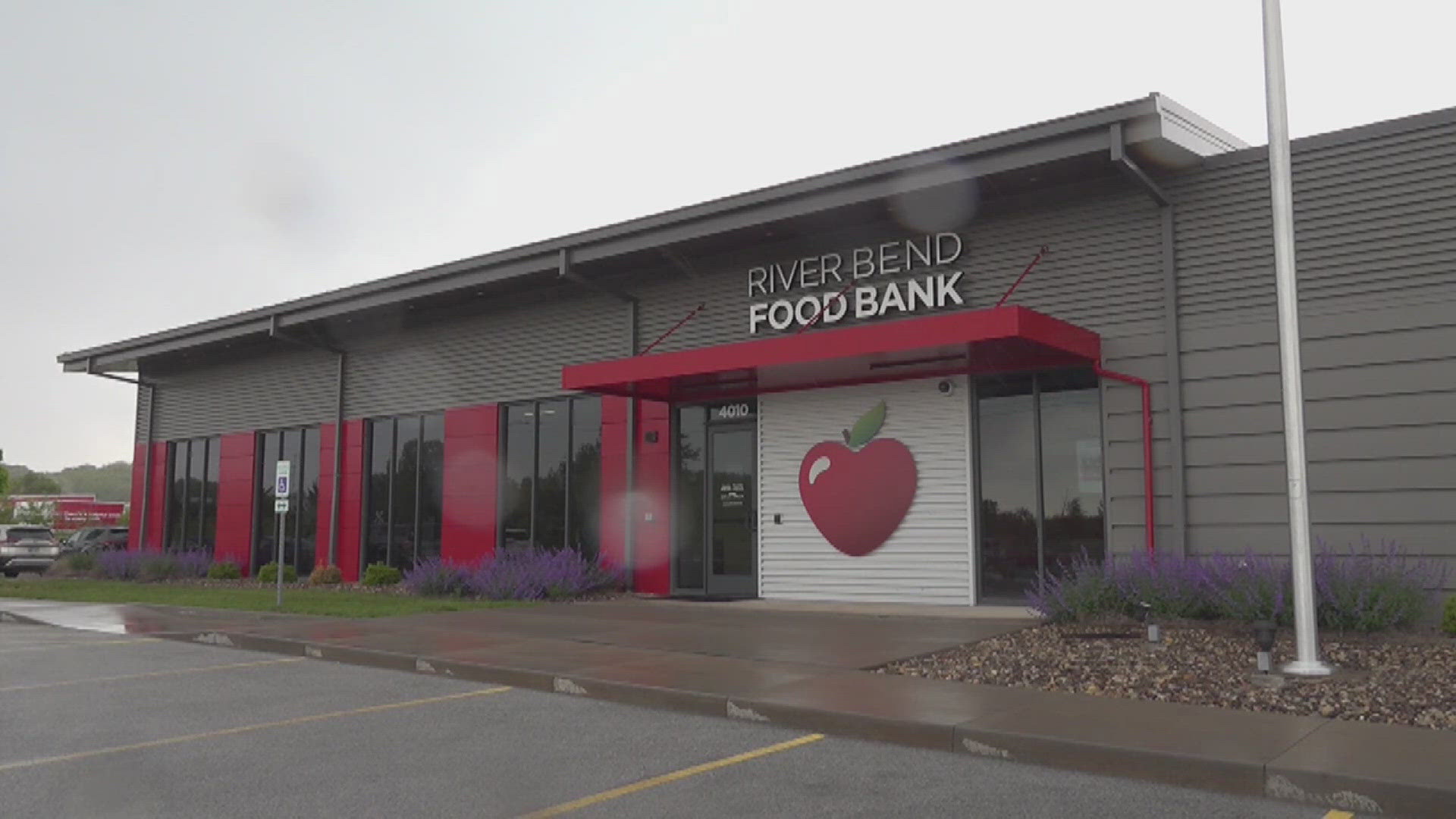 Rising diesel prices increasing delivery costs for Quad Cities food bank
