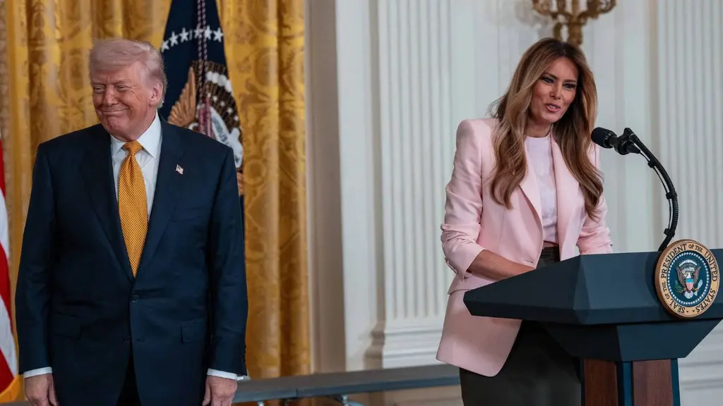 Melania compliment backfires, sparking Trump mockery