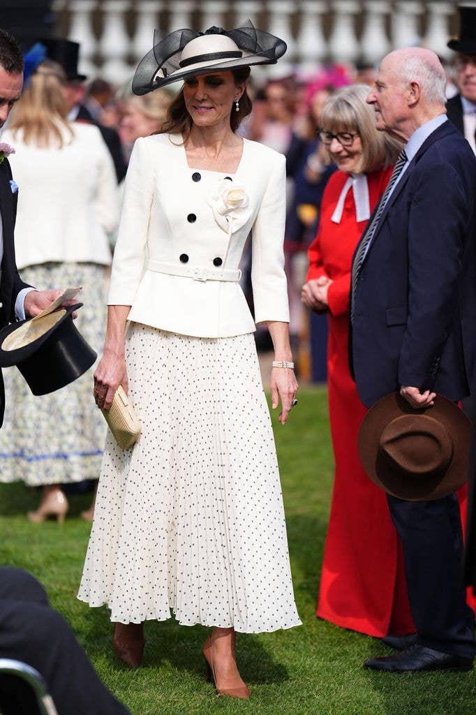 Princess Kate debuts new Self-Portrait gown and movie star hat at ...