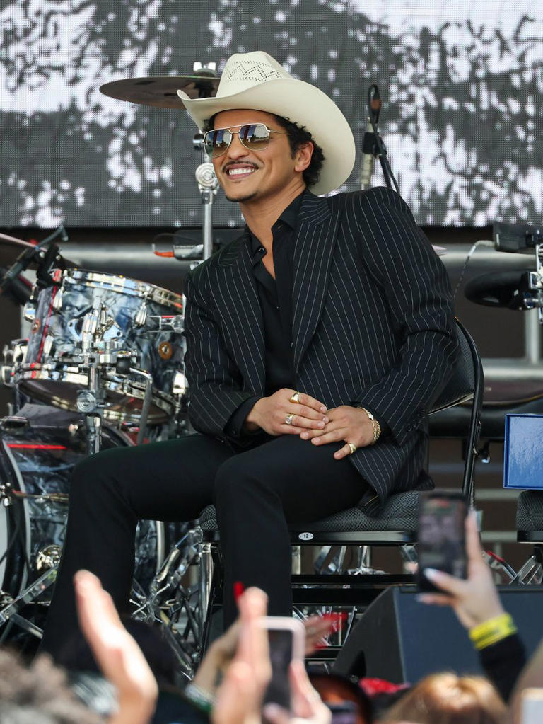 Bruno Mars drops the Spanish version of 'Risk It All' [listen here]