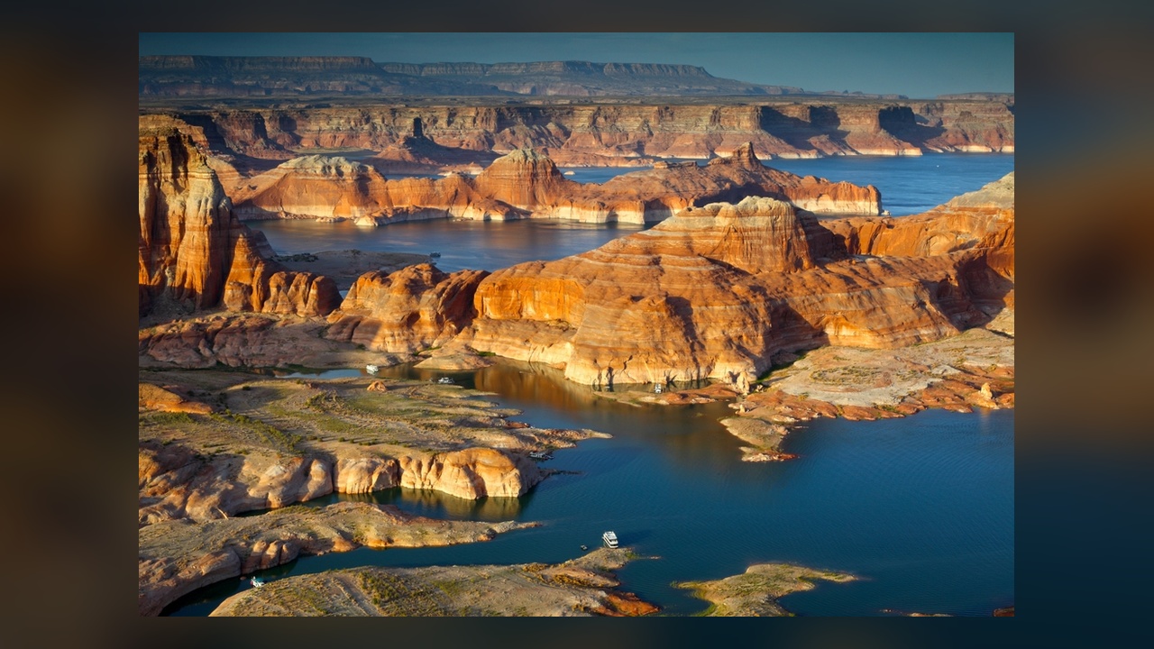 Arizona turned 186 miles of red canyon into open water and it looks unreal
