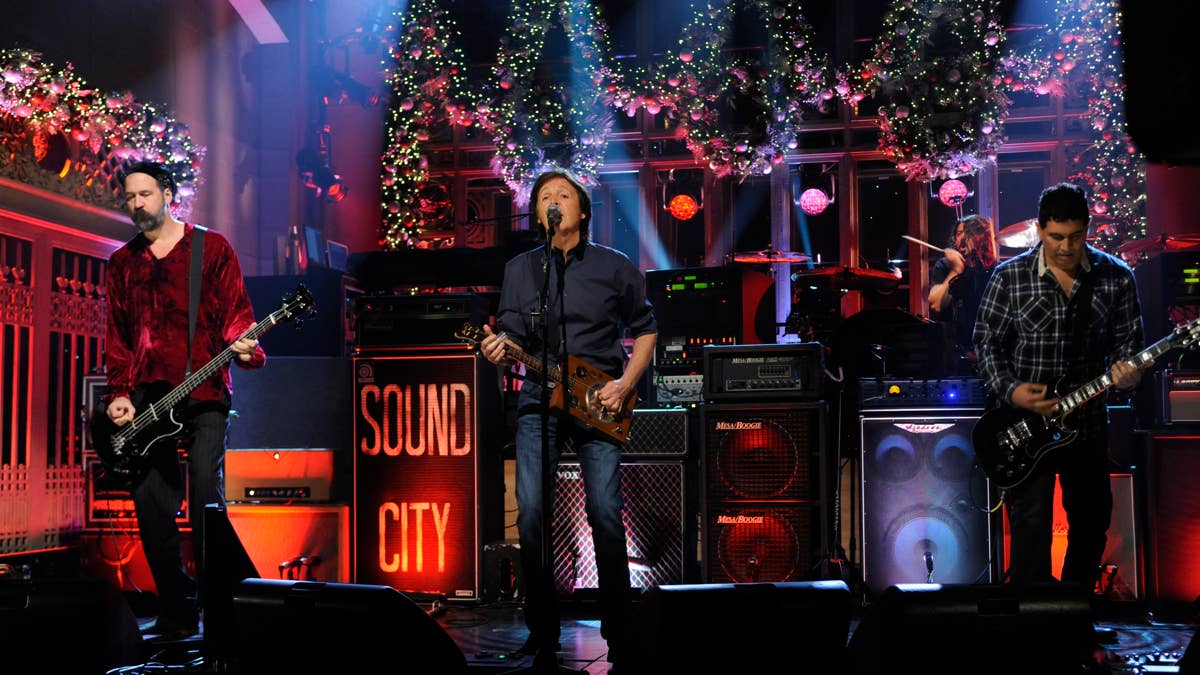 Fans rediscover Paul McCartney and Nirvana's iconic 2012 collaboration ...