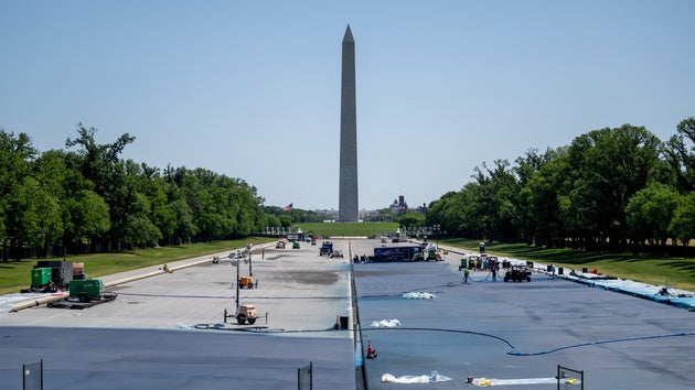Trump used loophole to hand-pick vendor in $6.9 million reflecting pool ...