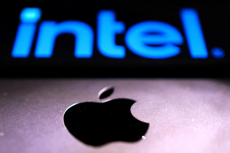 Intel stock hits fourth straight record high as Apple report fuels chip ...