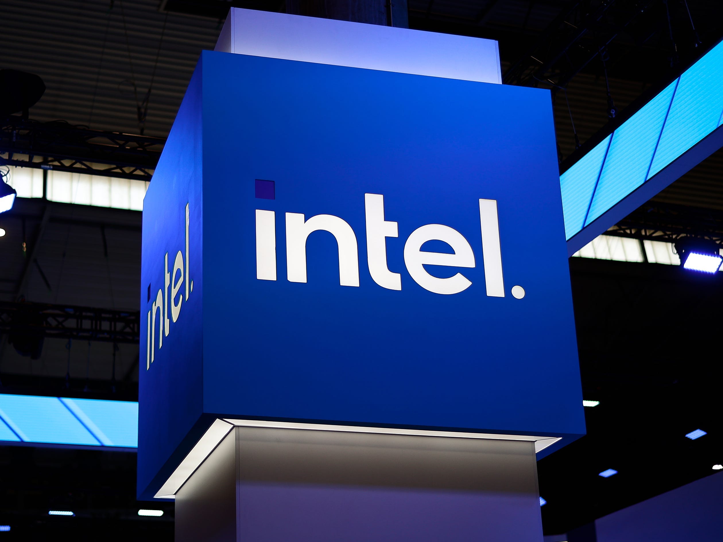 Intel spikes 19% on news of a deal to make chips for Apple devices