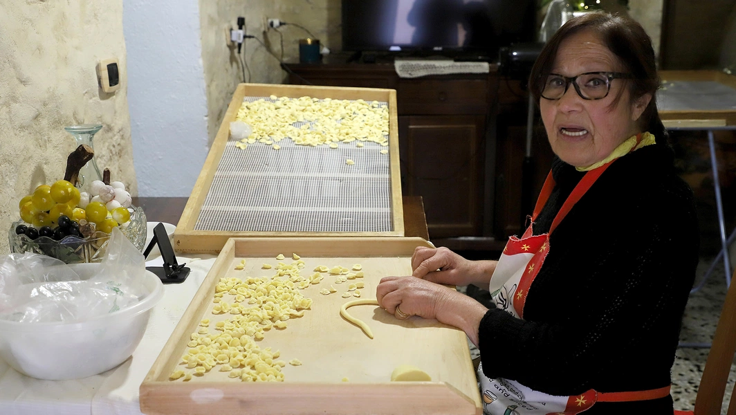 Seafood-stuffed shells and chef tips spark pasta buzz