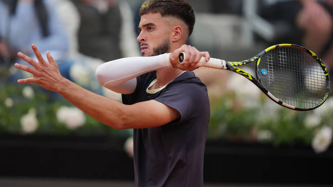 Novak Djokovic defeated by 20-year-old Croatian qualifier at Italian Open