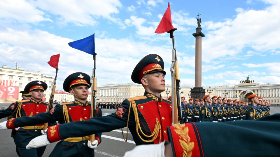 As Trump announces a 3-day Russia-Ukraine ceasefire, Putin prepares a ...