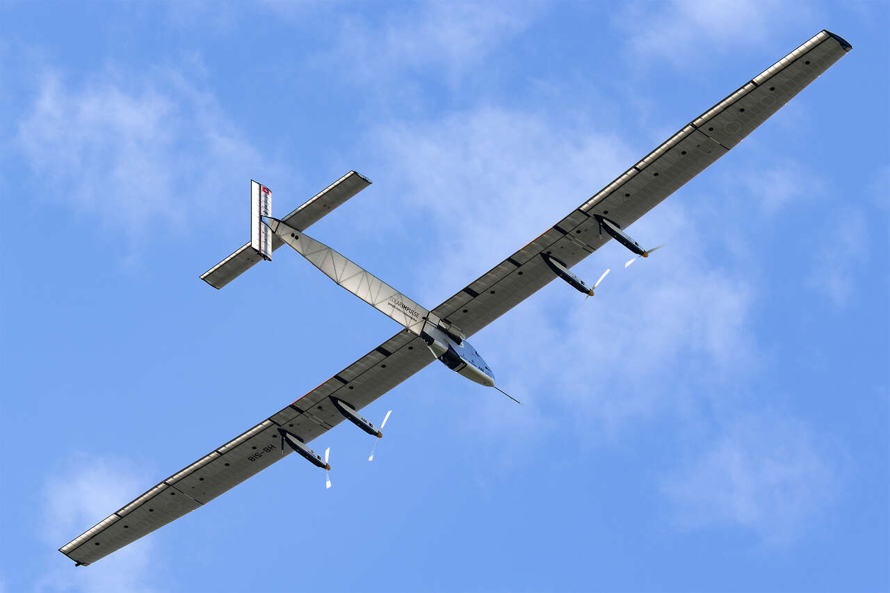 Massive experimental aircraft developed by hypnotist crashes off US coast