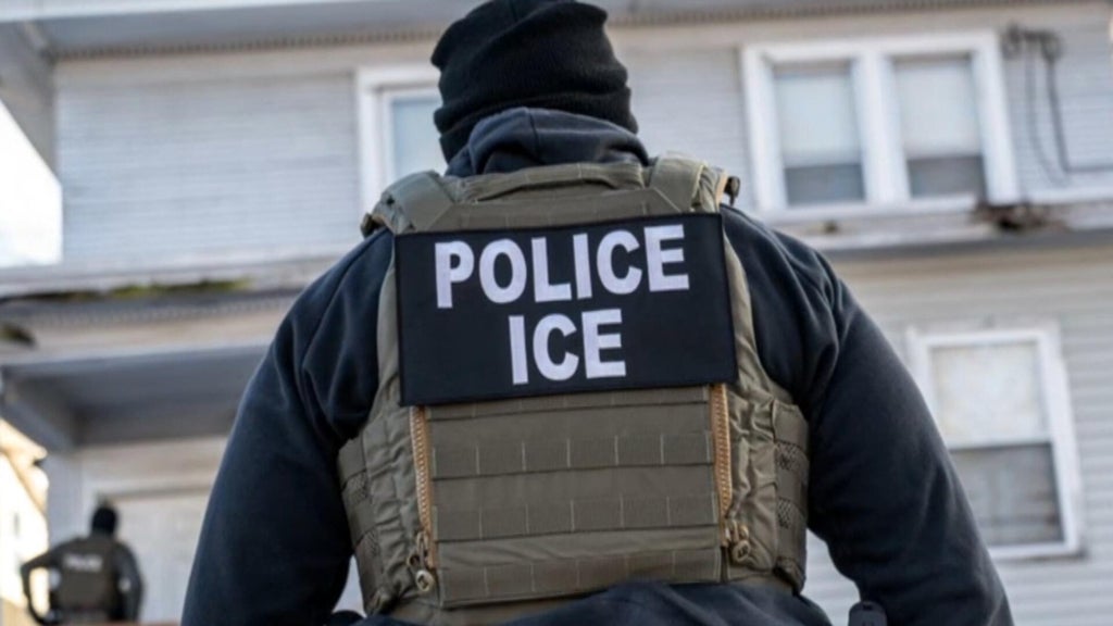 ICE agent accused of pointing gun at 2 people on Twin Cities highway ...