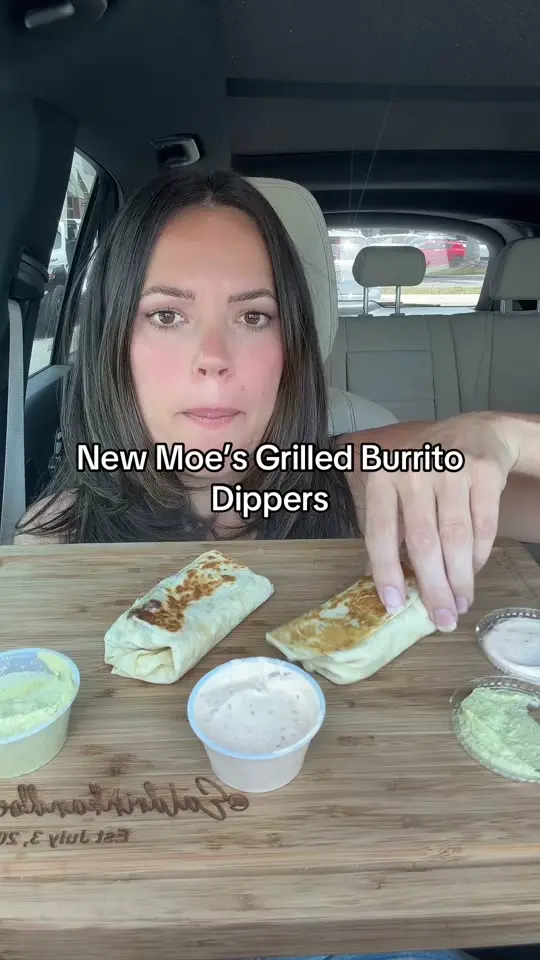 Moe's burrito dippers mukbang: ground beef vs. chicken?