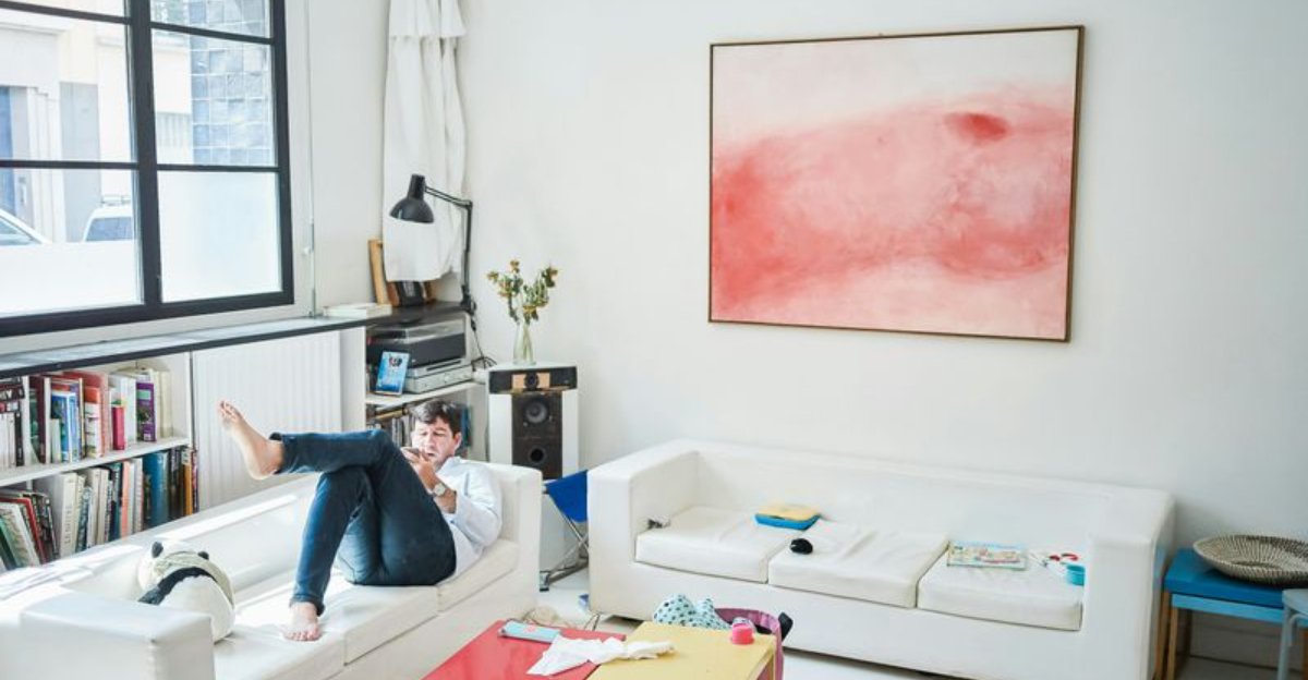 7 things happy people never have in their living rooms