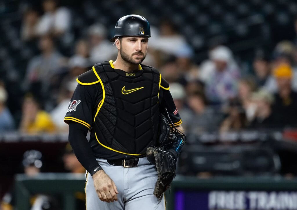 Veteran catcher becoming a problem for Pirates pitching staff