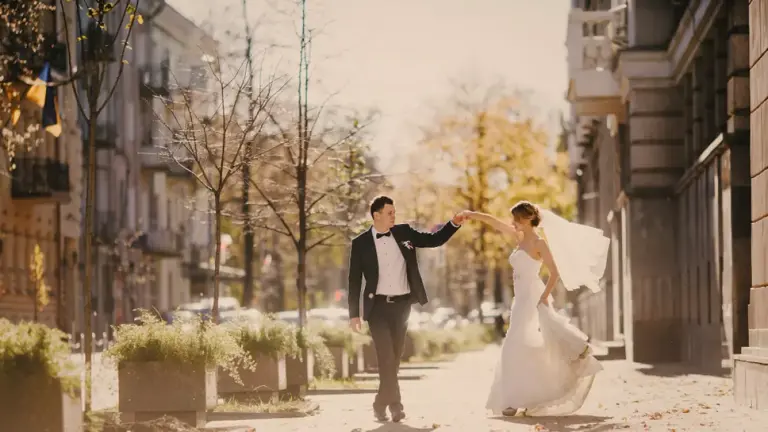 13 Spot Prewedding Outdoor Paling Cakep Di Surabaya Dijamin Hasil Foto
