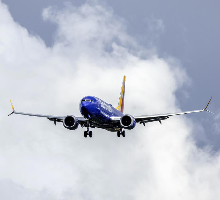 Röhrende Landung von Boeing 737 Max macht Flügelspitzenwirbel sichtbar