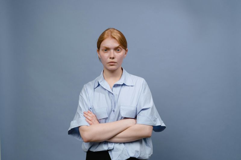 8 hidden signs someone doesn’t like you—but keeps it to themselves