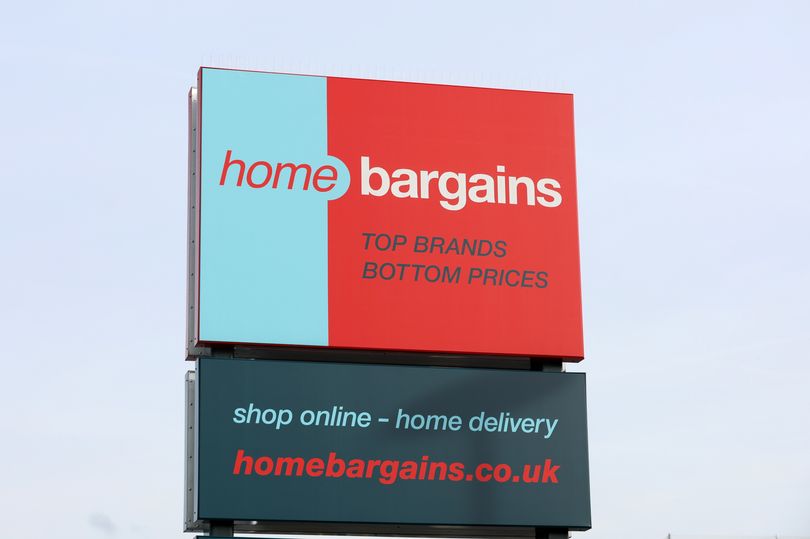'Stylish' £4 Home Bargains accessory makes front of your house look ...