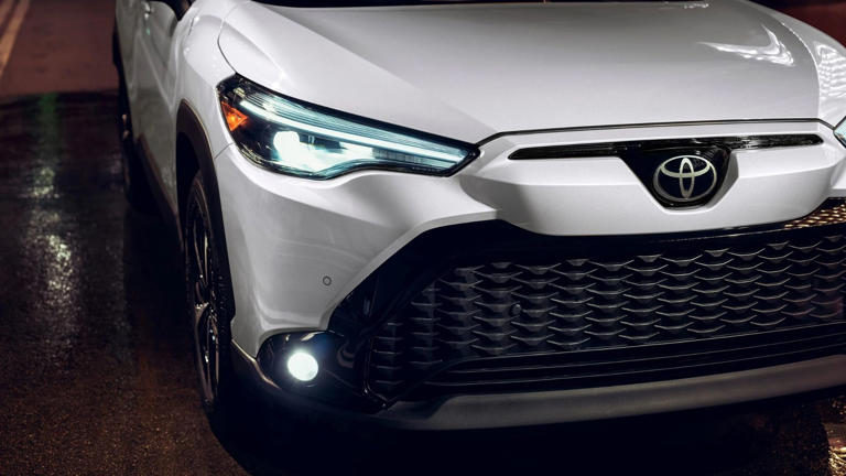 Which brand makes the more reliable SUVs? Toyota or Lexus?