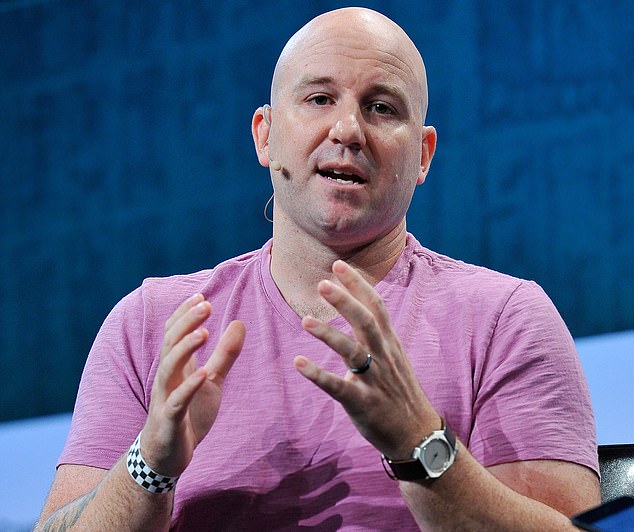 Meta employees erupt after being 'forced to train AI assistants they ...