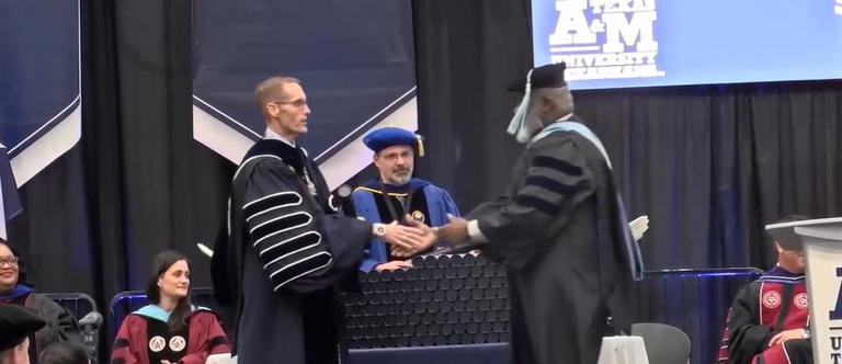 Texas A&M Texarkana graduates largest class in university history