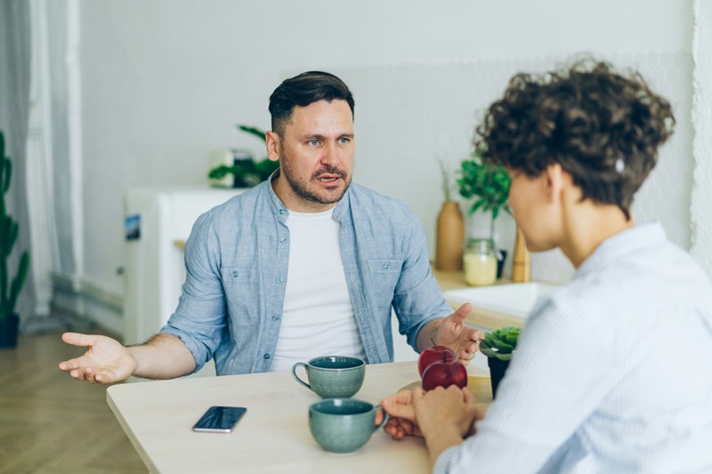 Boyfriend calls fiancé 'controlling' after he reveals secret credit ...