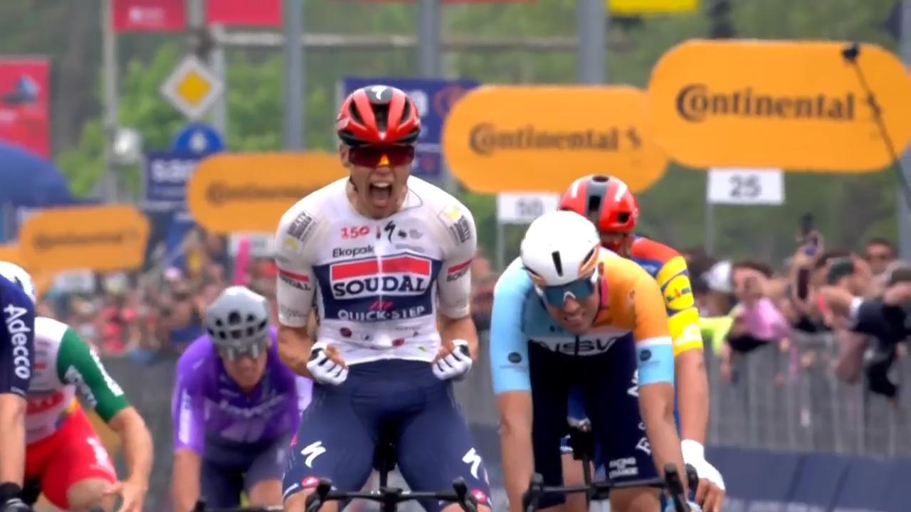 Magnier wins opening stage of Giro d'Italia after late crash