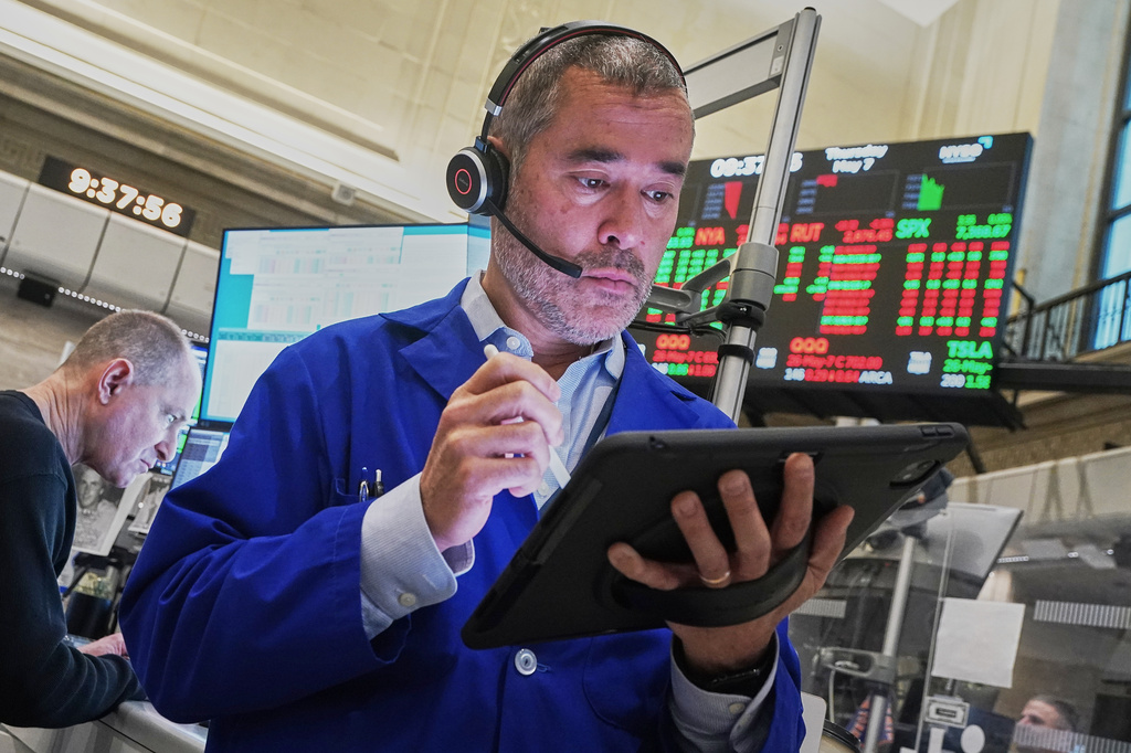 US stocks rise to records after a solid jobs report overshadows higher ...
