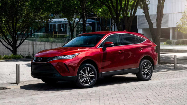 7 hybrid SUVs that outperform the Toyota RAV4 in key practical areas