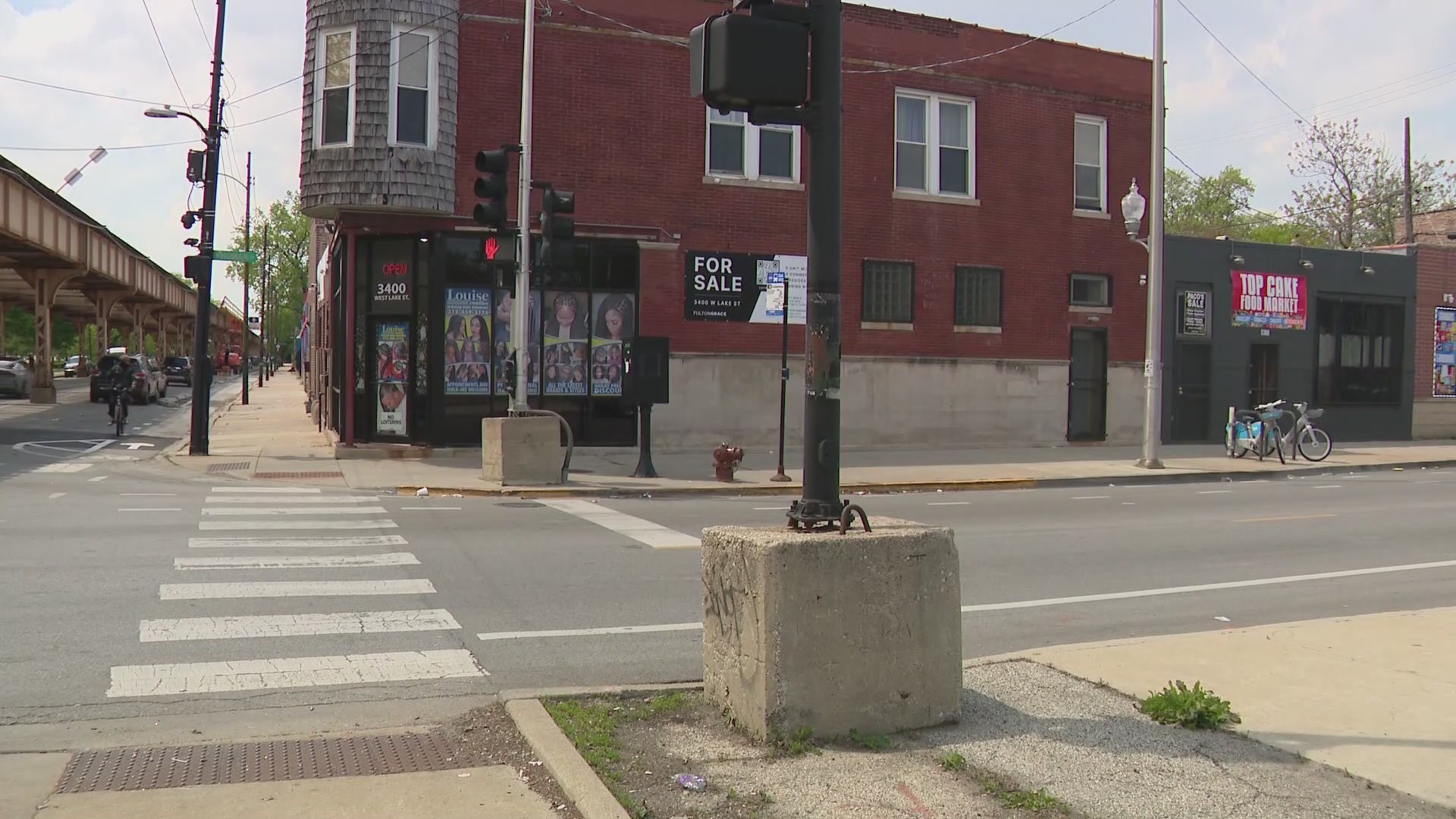 Uber driver, passenger shot dead on Chicago's West Side