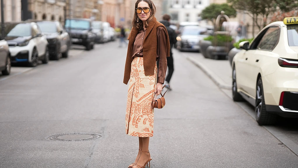Quince adds three spring-ready colors to silk skirt line